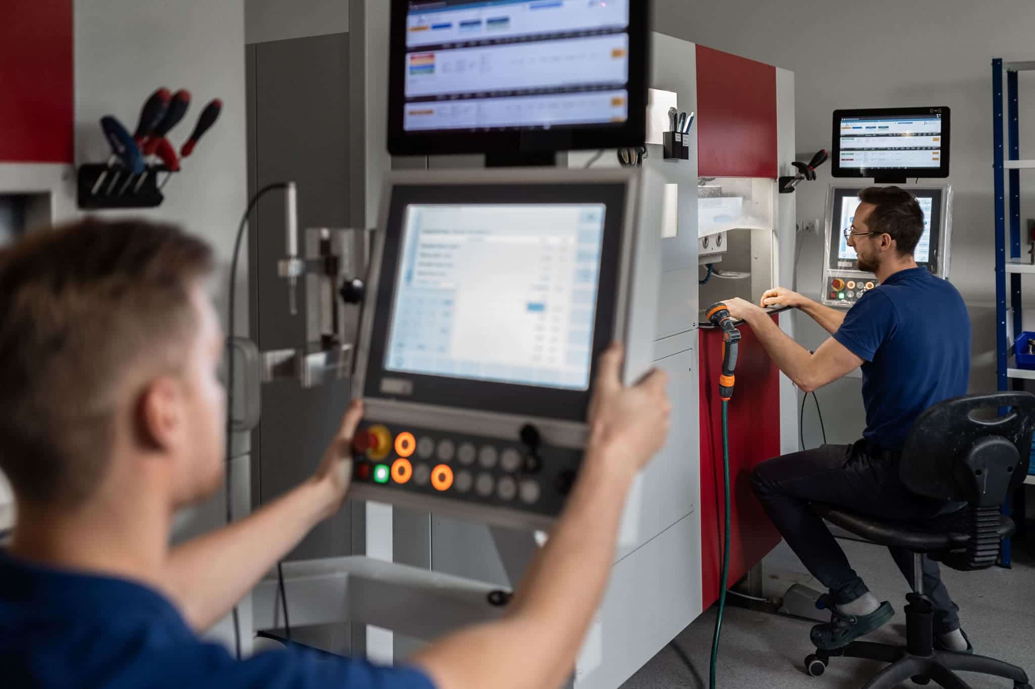 Quick Turnaround Spherical Lens Manufacturing | EKSMA Optics